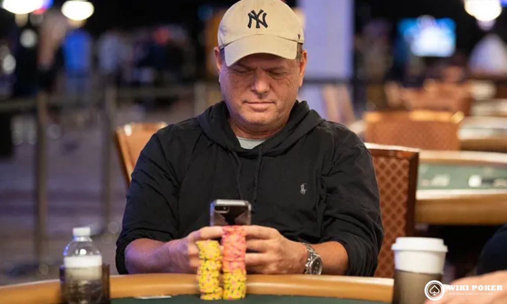 Từ lừa đảo đến hối lộ: 7 Người chơi Poker đang ngồi tù hoặc chờ kết án